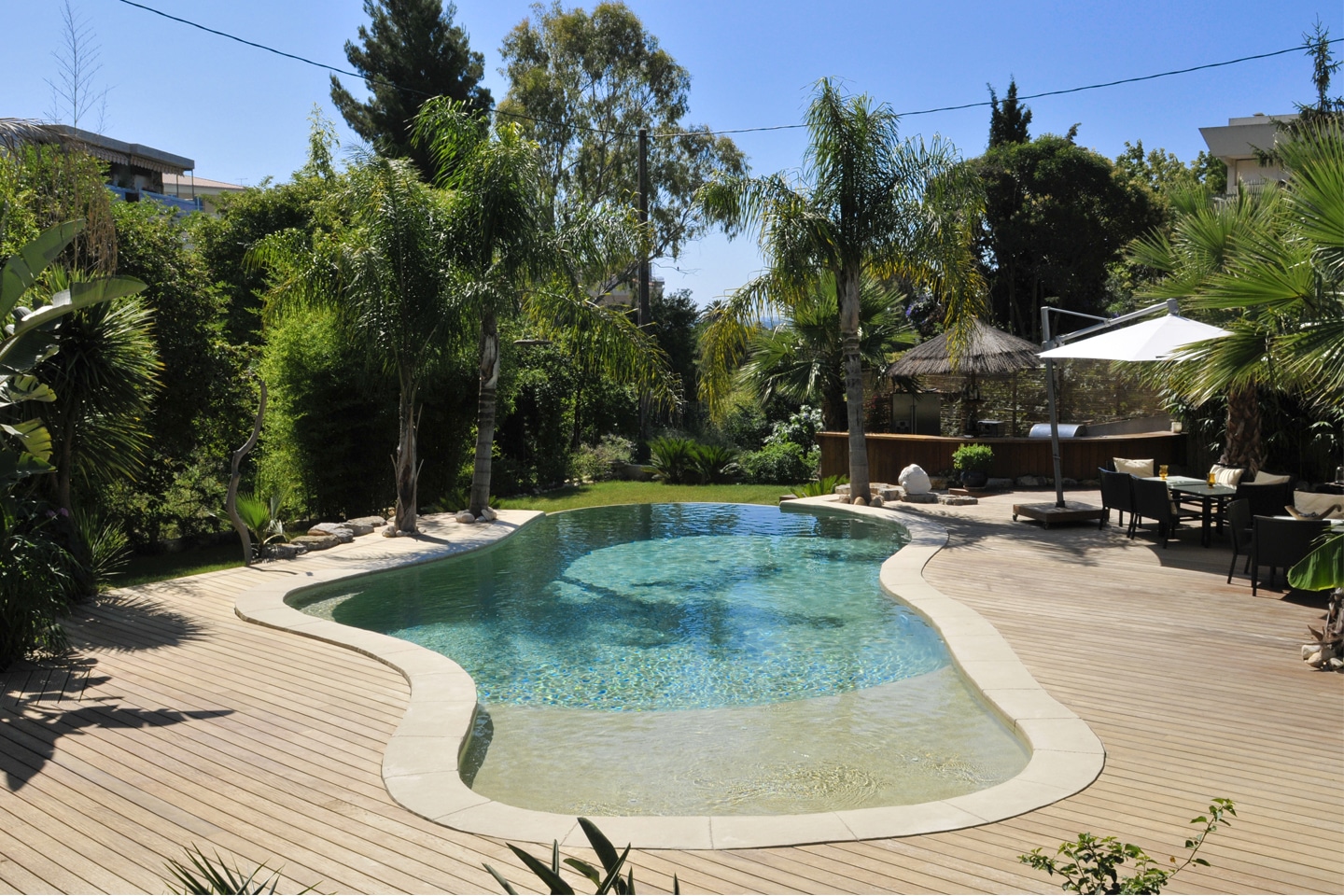 5 bonnes idées pour construire une piscine originale - Atout Piscines